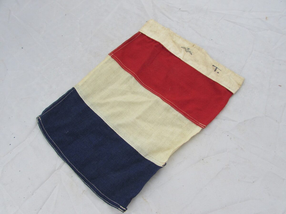 WW2 Royal Navy Signal Pennant , signal T - Antiqurio Military Antiques