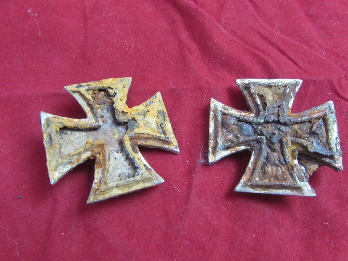 Pair of German Iron Crosses Recovered from Stalingrad - Antiqurio ...